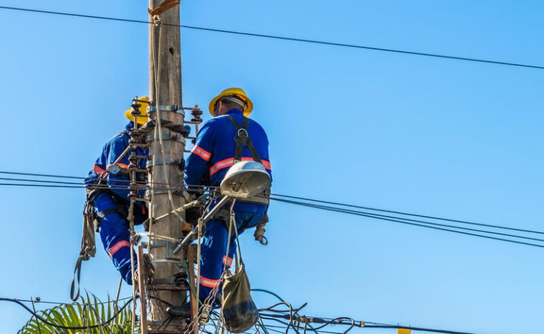 Surto elétrico: o que é, o que causa, dispositivos de proteção ...